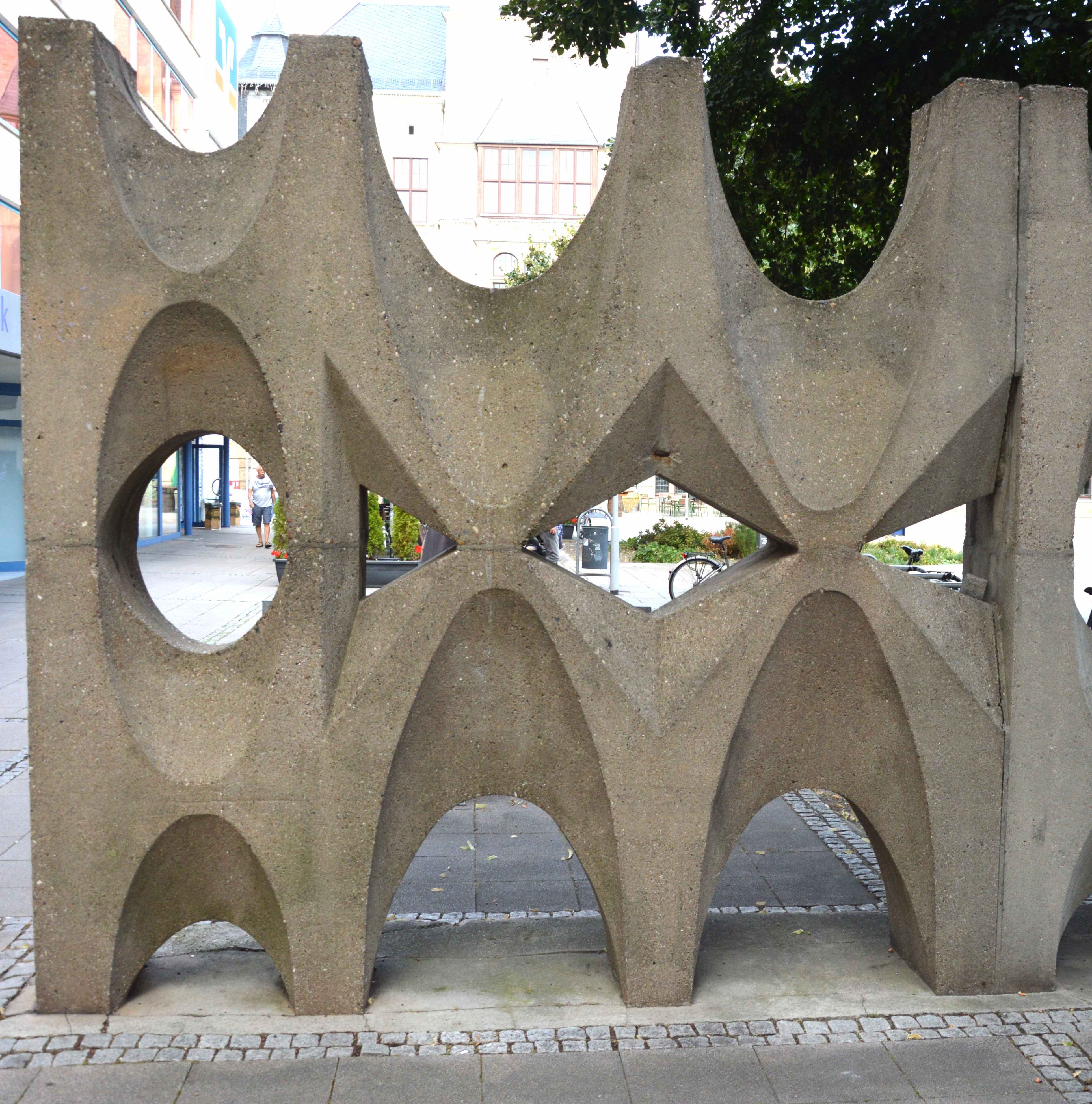 Betonmauer 38 – Das Sein bestimmt das Bewußtsein. (Karl MARX) Es gilt ...